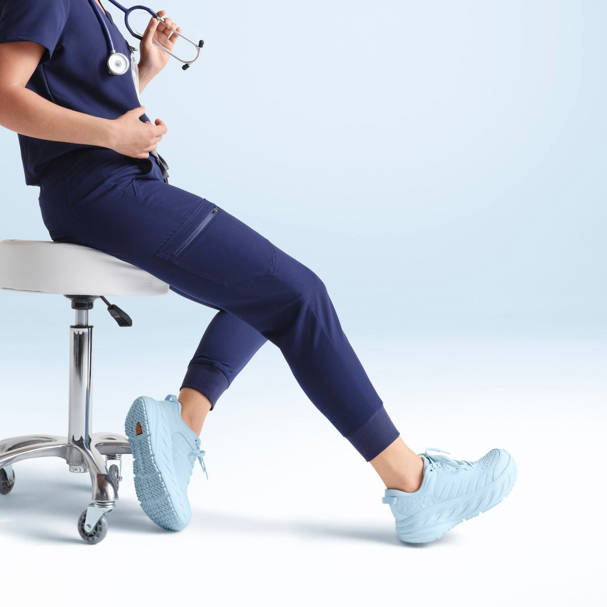 Best HOKA Shoes for Nurses (2026 Guide) – Fit2Run