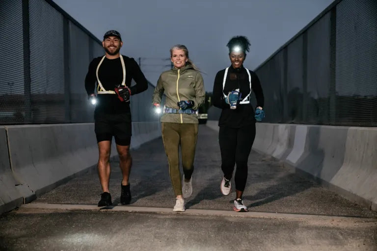 HOW TO RUN SAFELY IN THE DARK – NIGHTTIME RUNNING TIPS & GEAR – Fit2Run